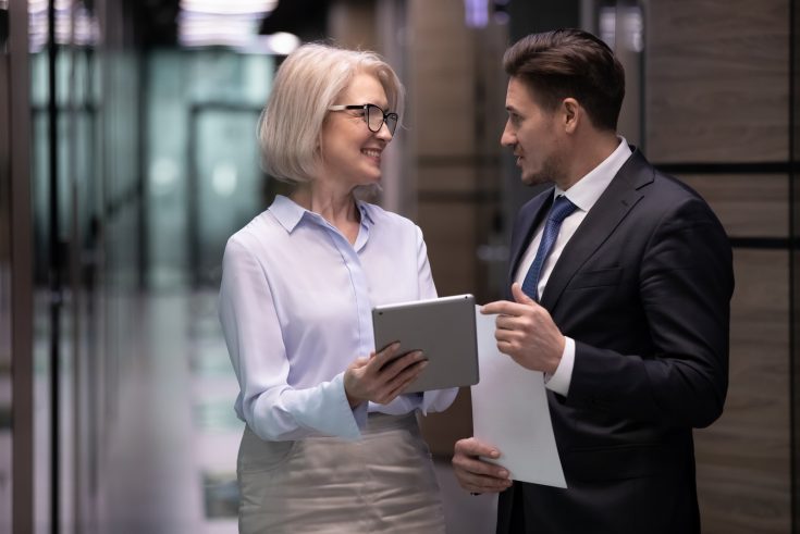 Tabu brechen: Ältere Frau und jüngerer Mann sind eine tolle Kombination!