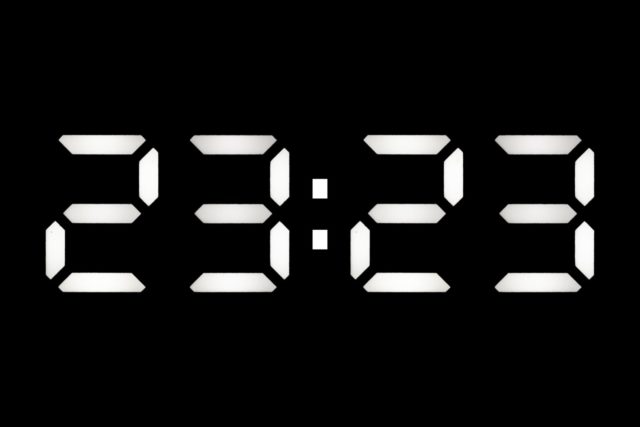 Uhrzeit 23:23 und ihre Bedeutung - auf dich wartet etwas ganz Besonderes!