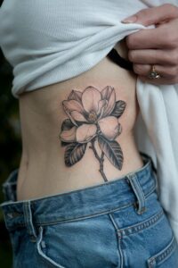 20+ Blumen-Tattoos, die sowohl atemberaubend als auch bedeutungsvoll sind